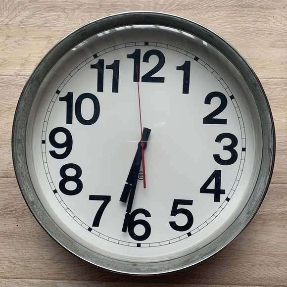 Other | Vintage Peter Pepper Clock 7s Wood Trim Works Keeps Time ...